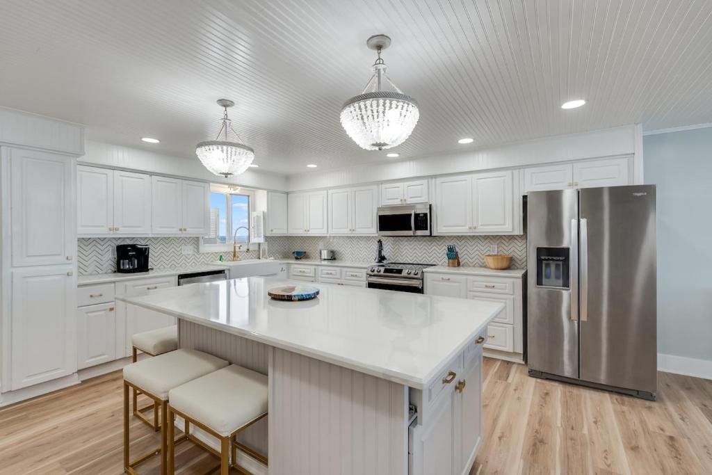 Regency Towers 1404 -4 BR 2 BA Sleeps 13, Panama City Beach (updated ...