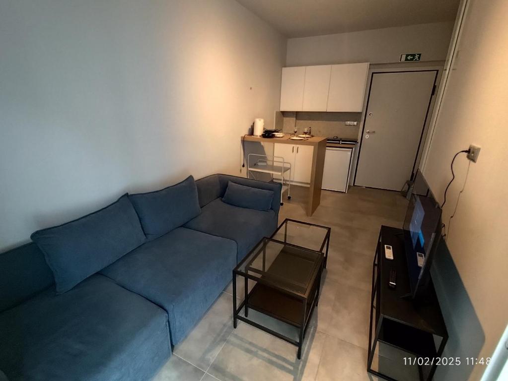 Modern apt in downtown by MK, Athens (updated prices 2025)
