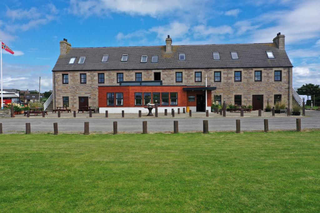 The Sands Hotel, Orkney, Burray Village (updated prices 2025)