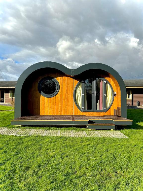 Hazel Hobbit Pod at Cowbridge Cabins, Cowbridge (updated prices 2026)