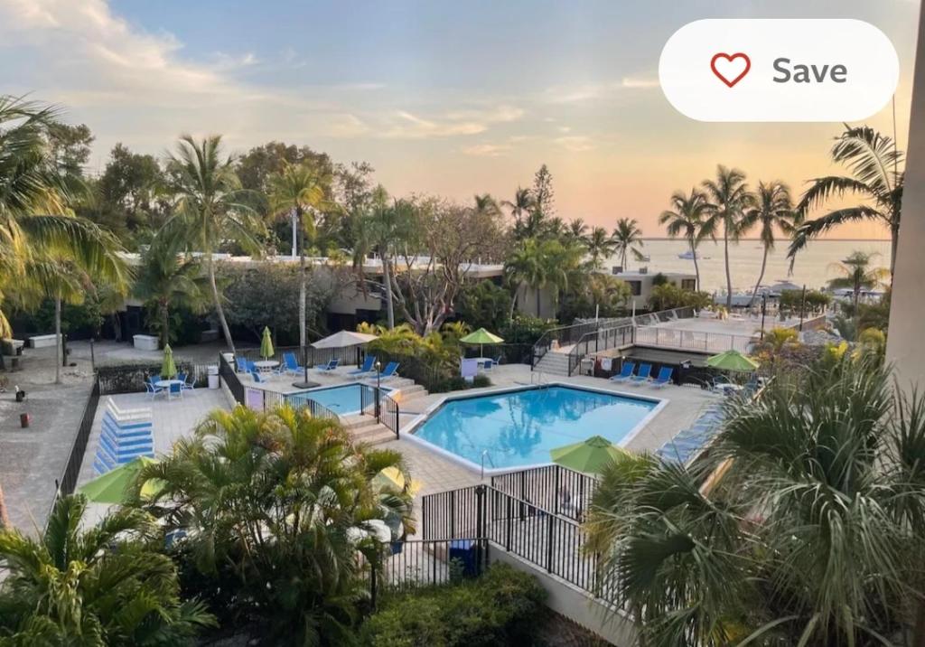 Moon Bay C1 Key Largo Sunsets - 2 bedroom Townhouse sleeps 4, Key Largo ...