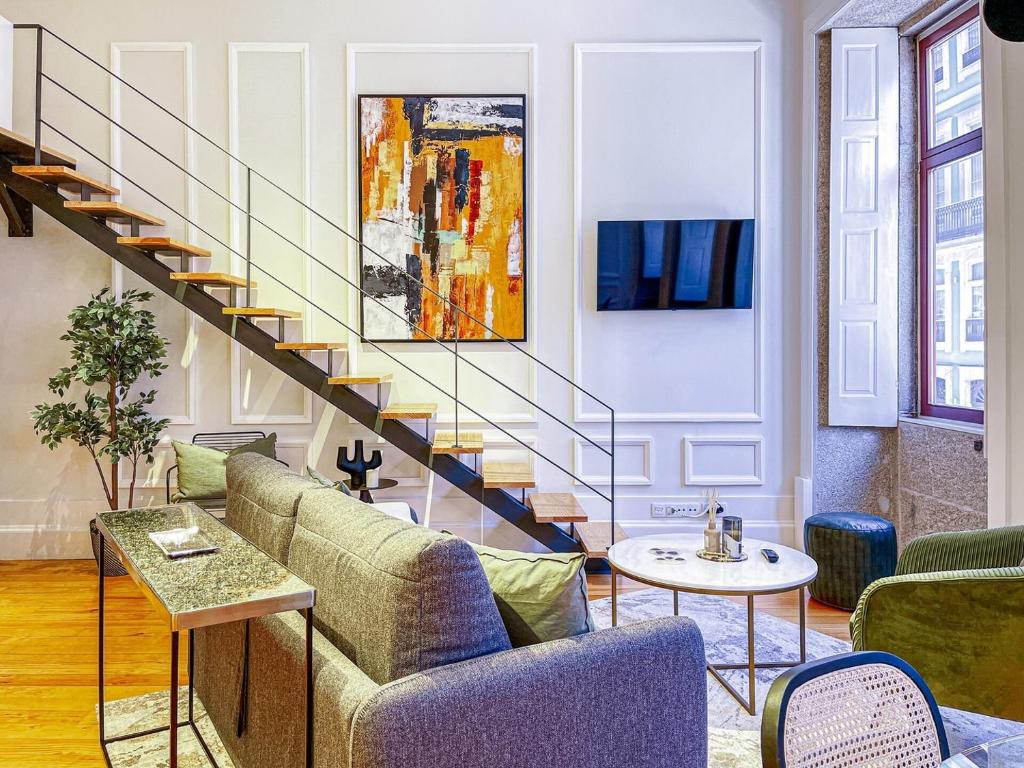 French-style duplex loft few steps to Douro River, Porto (aktualisierte ...