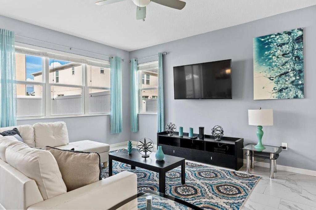 5129 Compass Bay 4BDR renovated BBQ near Disney, Kissimmee (precios ...