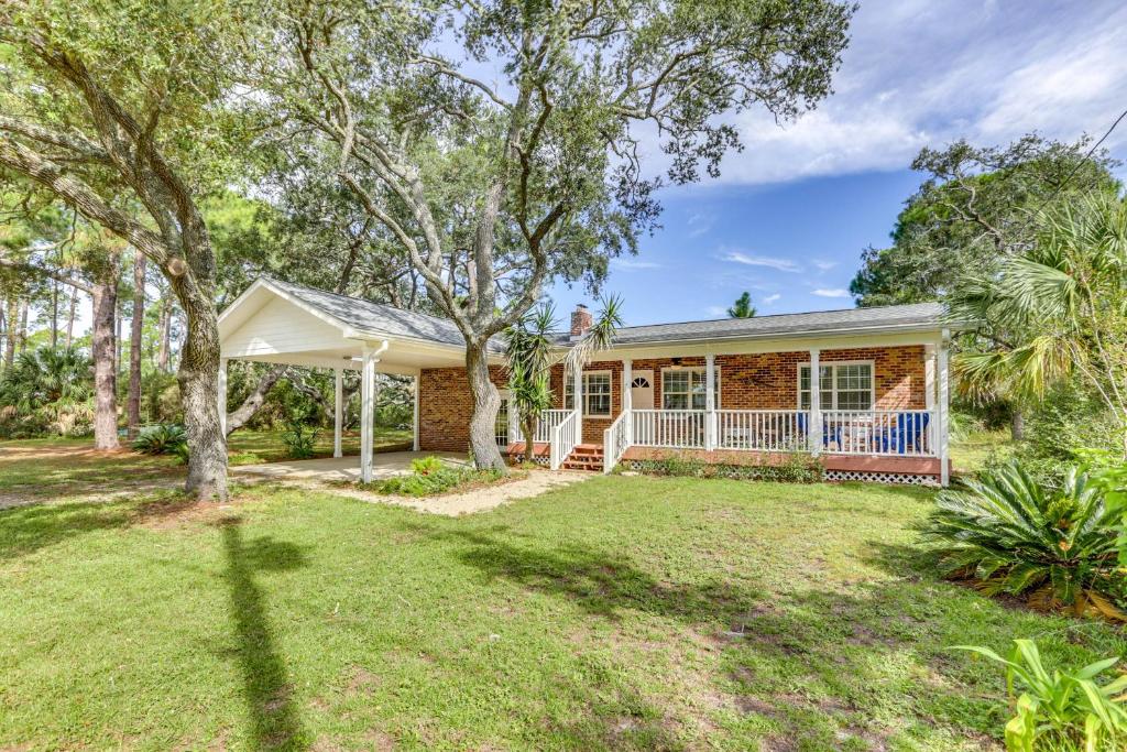 2 Mi to Mashes Sands Beach Quiet Home with Dock!, Panacea (updated ...