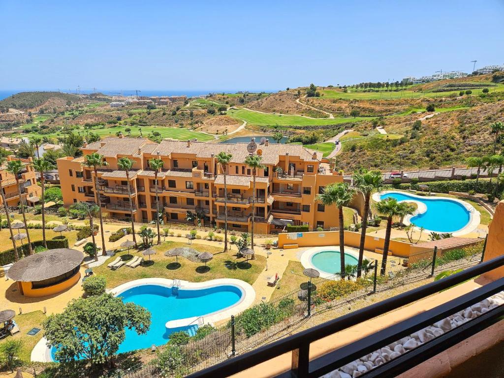 5 communal pools & great views - Calanova Sea Golf, Mijas Costa ...