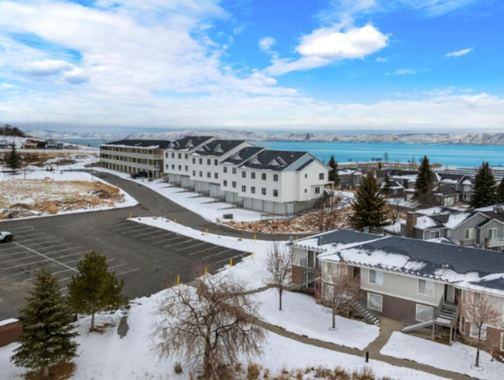 No Chores Close to Lake Harbor Village, Garden City (updated prices 2025)