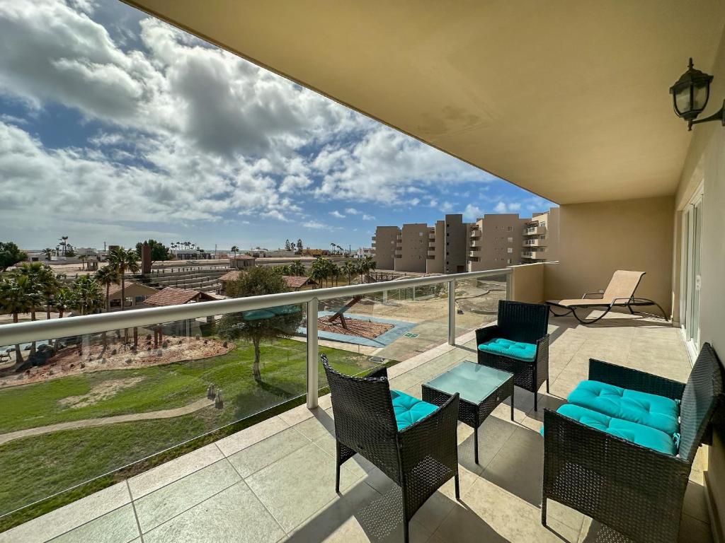 Secure Family-Friendly Condo with Stunning Views #N302, Puerto Peñasco ...