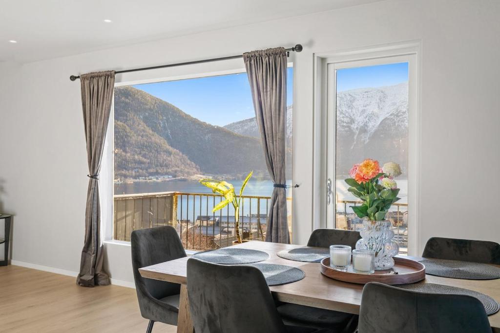 6 bedroom house with great view, Sogndal (updated prices 2025)
