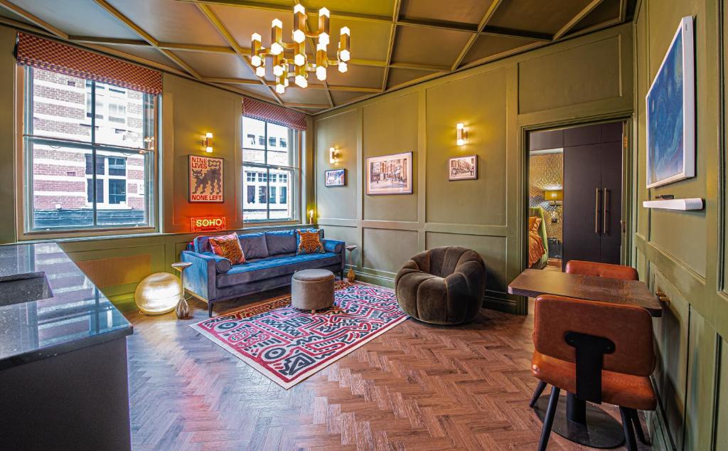 Stylish 2Bed Flat interiors designed by Soho House, London (updated ...