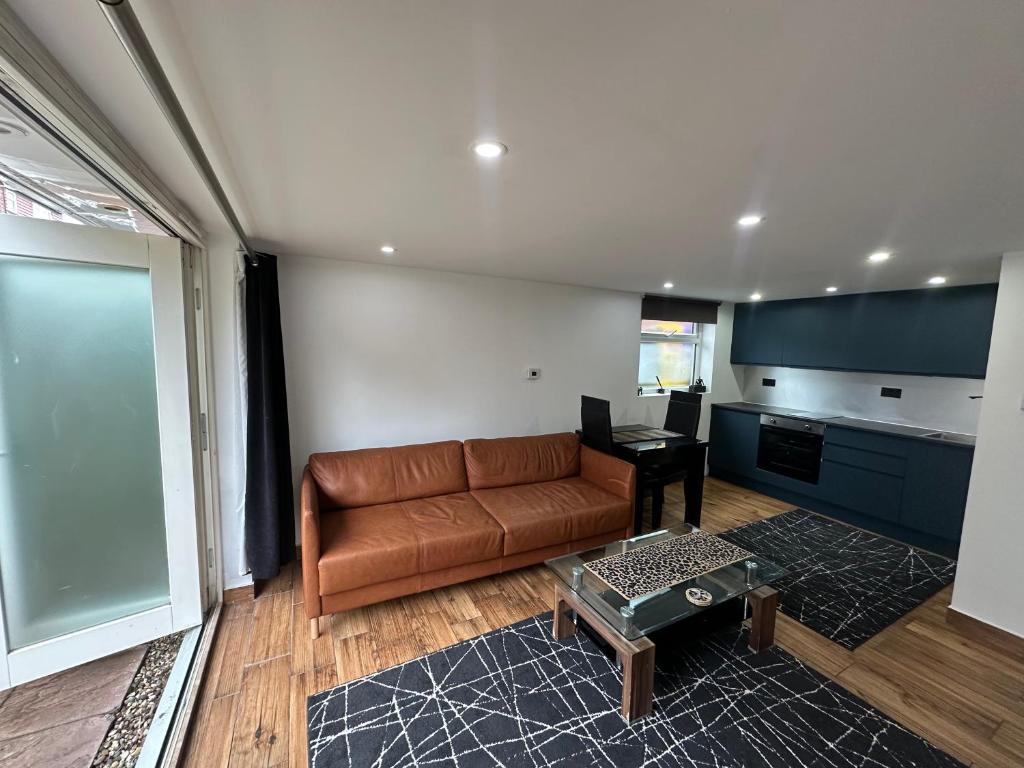 Detached cheviot house, London (updated prices 2025)