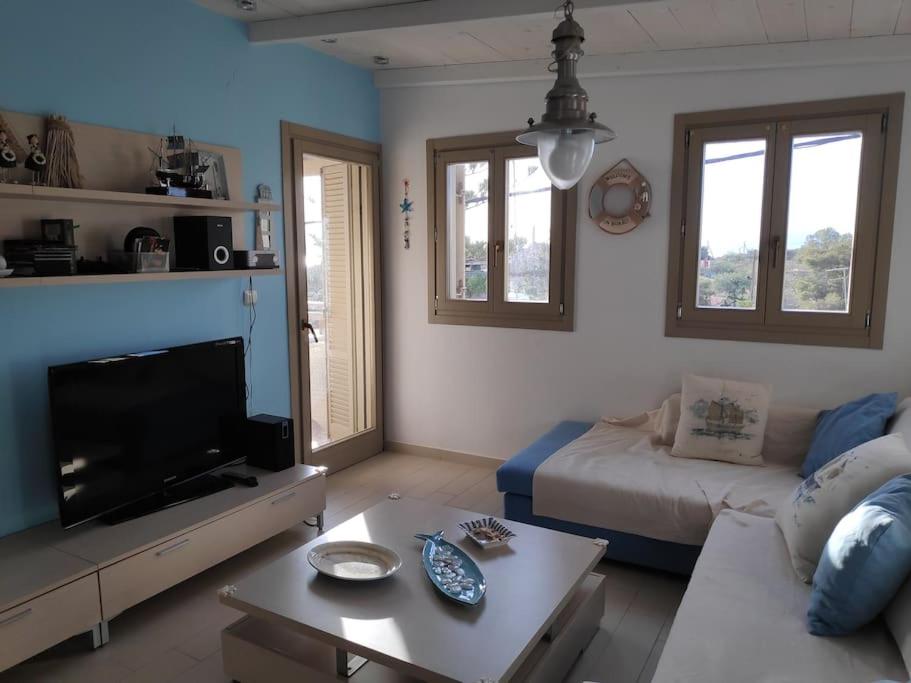 Colona House, Egina (updated prices 2025)