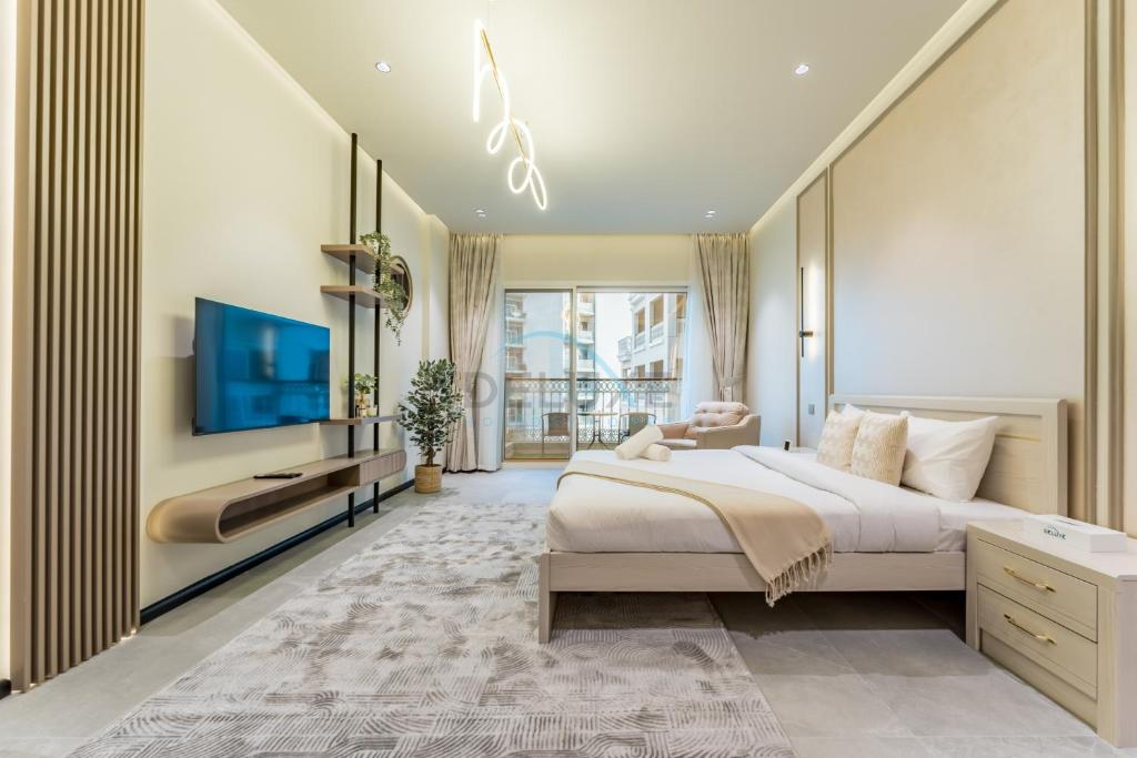 Near Major Tourist Destinations, Balcony Overlooking Community and Pool ...