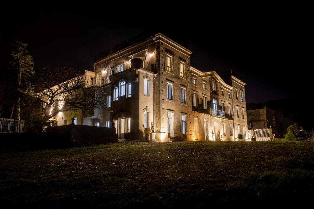 Le Château de La Seigne, Villemoustaussou (updated prices 2025)