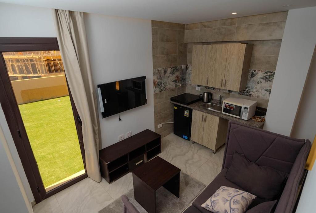 Luxurious Rooftop Studio with Open Views - 25044, Cidade 6 de Outubro ...