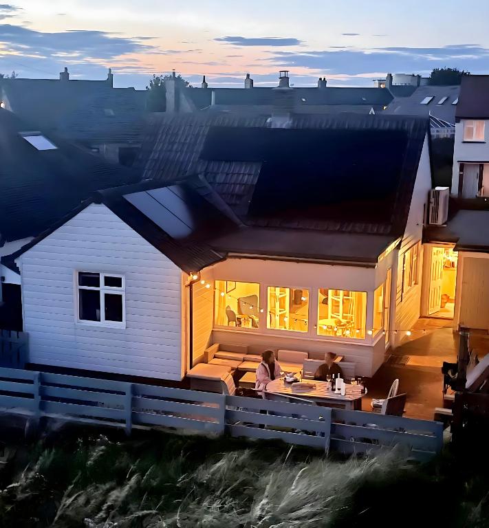Marram Cottage - Well Equipped, Cosy, Home from Home, Next to Beach ...