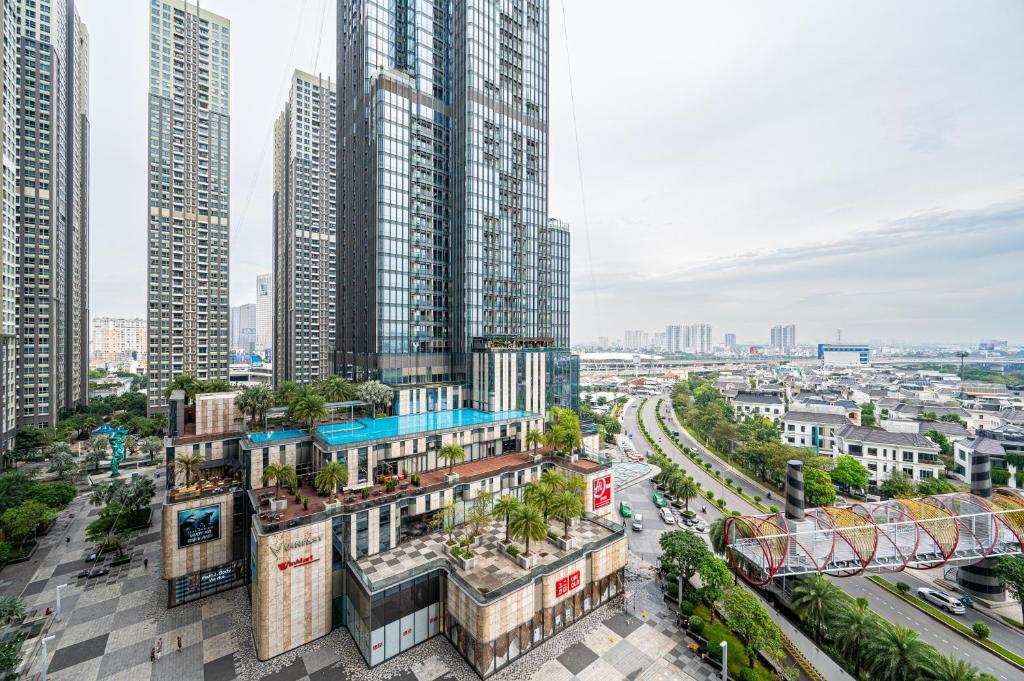 Vinhomes Central Park Apartment- Landmark Luxury, Ho Chi Minh City ...