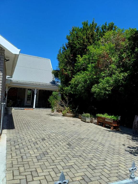 Onrus 4BR House Sleeps 7, Fireplace, Walk to Beach, Hermanus (updated ...