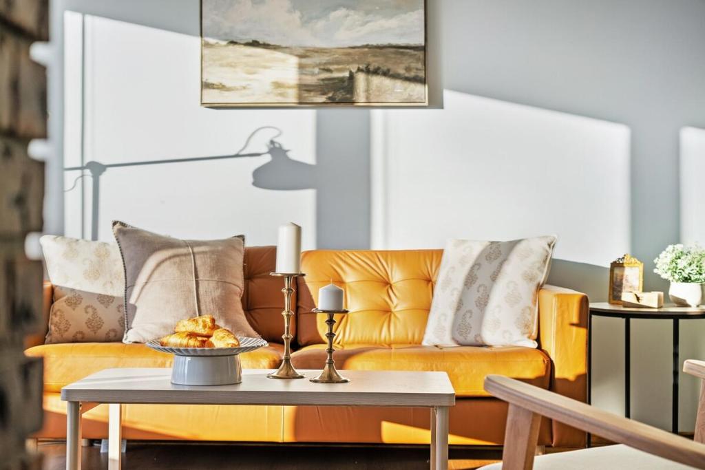 Silver Springs Family Retreat, Calgary (updated prices 2025)