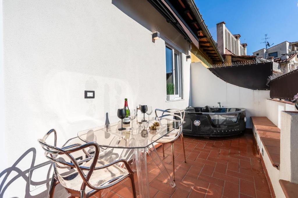 Ponte Vecchio Rooftop Terrace With Private Heated Jacuzzi, Florence ...