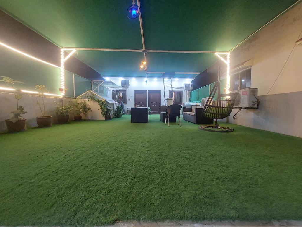 The Rooftop Haven Penthouse 2BR Gulistan E Joher BLK 14, Karachi ...