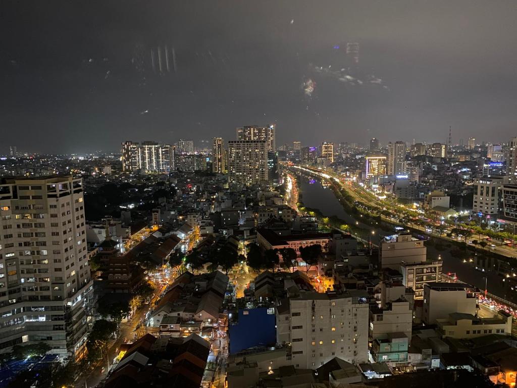 RiverGate Stunning River View Apt, Ho Chi Minh (preços atualizados para ...