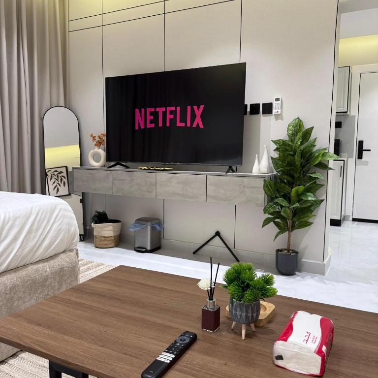 Modern and Cozy Studio 65TV and Self Entry, Riade (preços atualizados 2025)