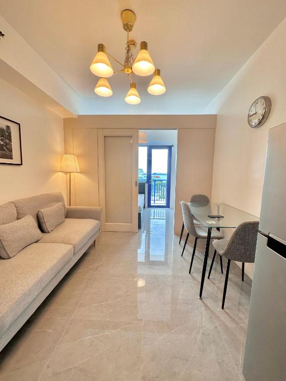 Sea Residences Fireworks and MOA View - Beehive Stay MOA, Manila ...