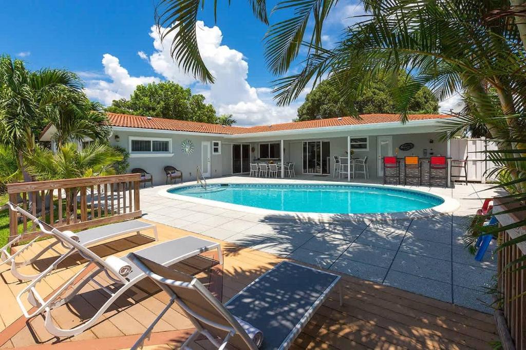 Coral Ridge Isles Beauty - Waterfront Pool Villa BBQ, Fort Lauderdale ...