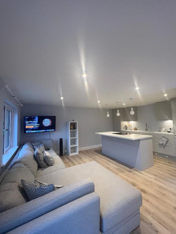 Biss barn house, Hilperton (updated prices 2025)