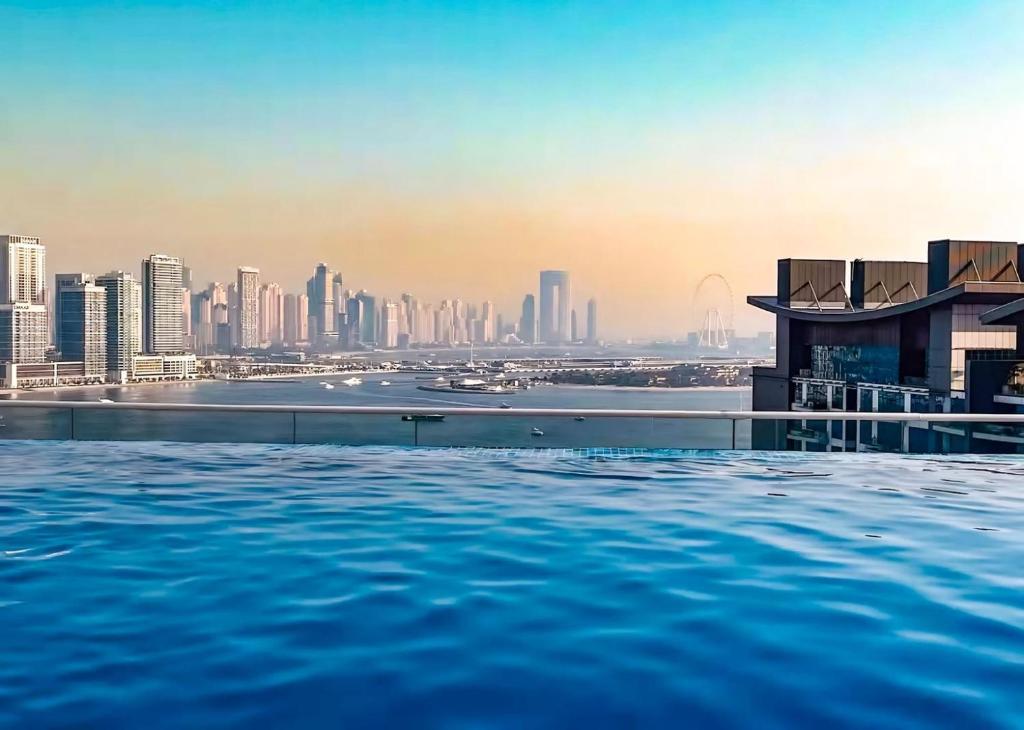 Seafront Escape Infinity Pool & Private Beach, Dubai (updated prices 2026)