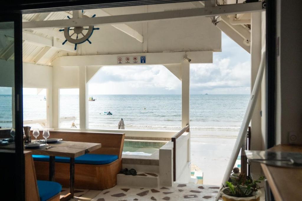 The beach house, Ban Lum Fuang (precios actualizados 2025)