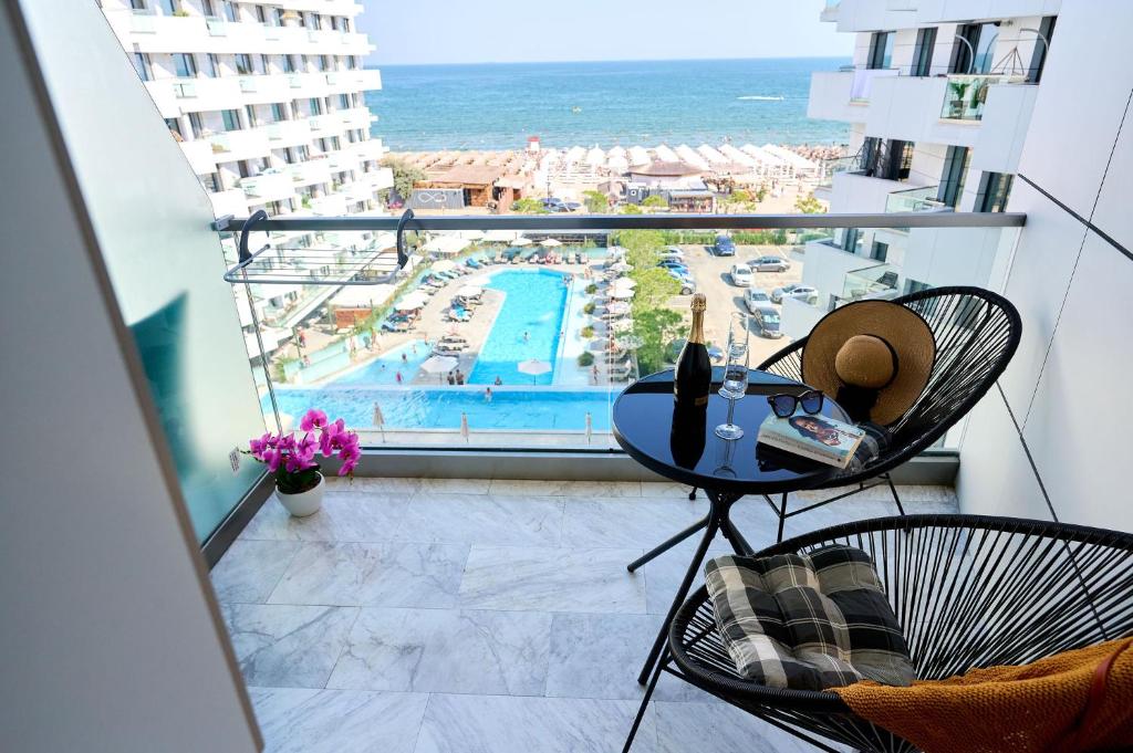 Studio M47 Infinity Spa Beach Resort, Mamaia (updated prices 2025)