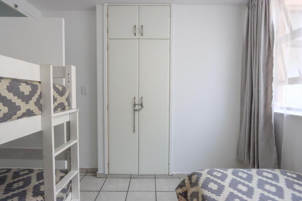 504 Amazibu Holiday Flat- Paradise on the Beach, Amanzimtoti (updated ...