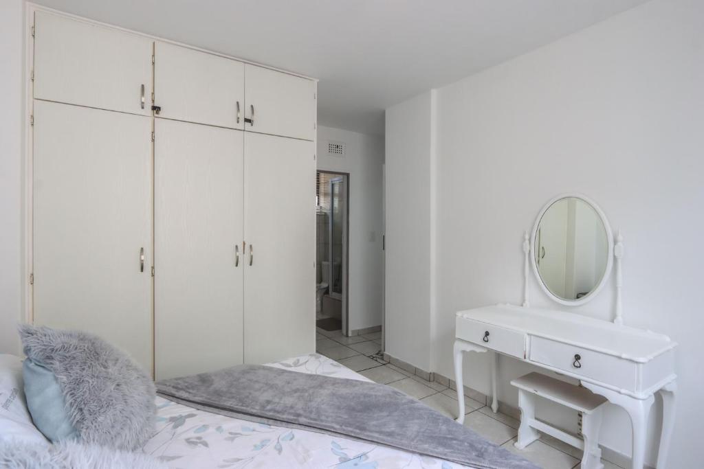 504 Amazibu Holiday Flat- Paradise on the Beach, Amanzimtoti (updated ...