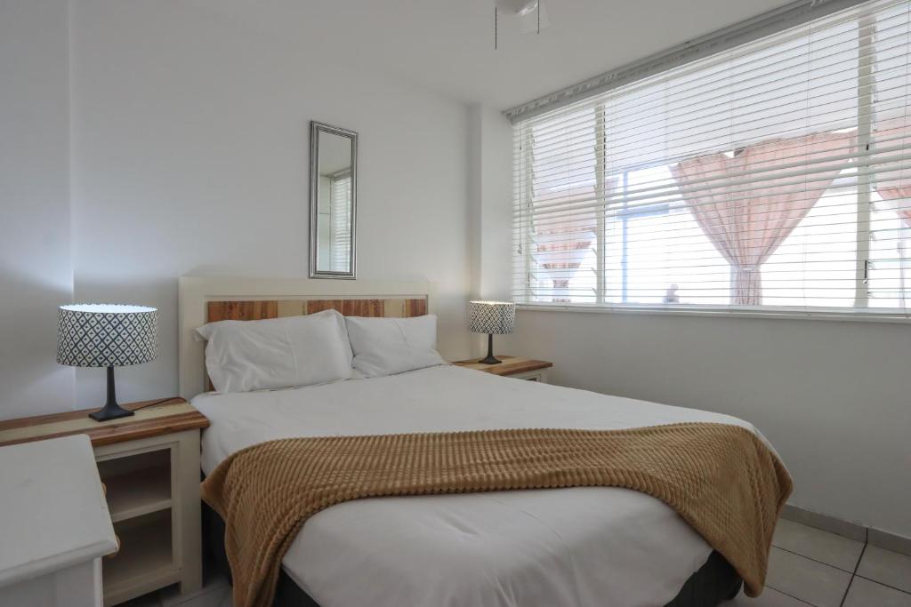 504 Amazibu Holiday Flat- Paradise on the Beach, Amanzimtoti (updated ...