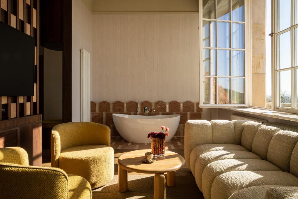 Zinar Castle, Kraków (aktualne ceny na rok 2025)