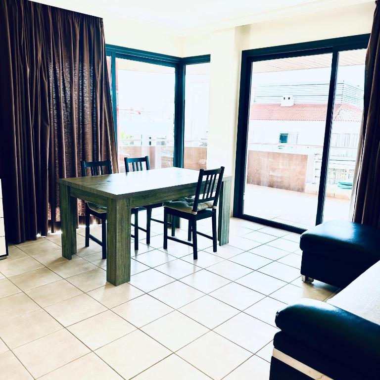 Balcon De Los Gigantes, Puerto de Santiago (updated prices 2025)