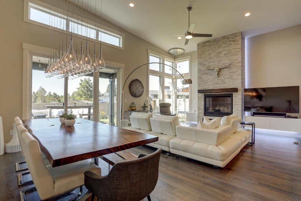 Ruby Peak 30 Day Minimum, Bend (updated prices 2025)