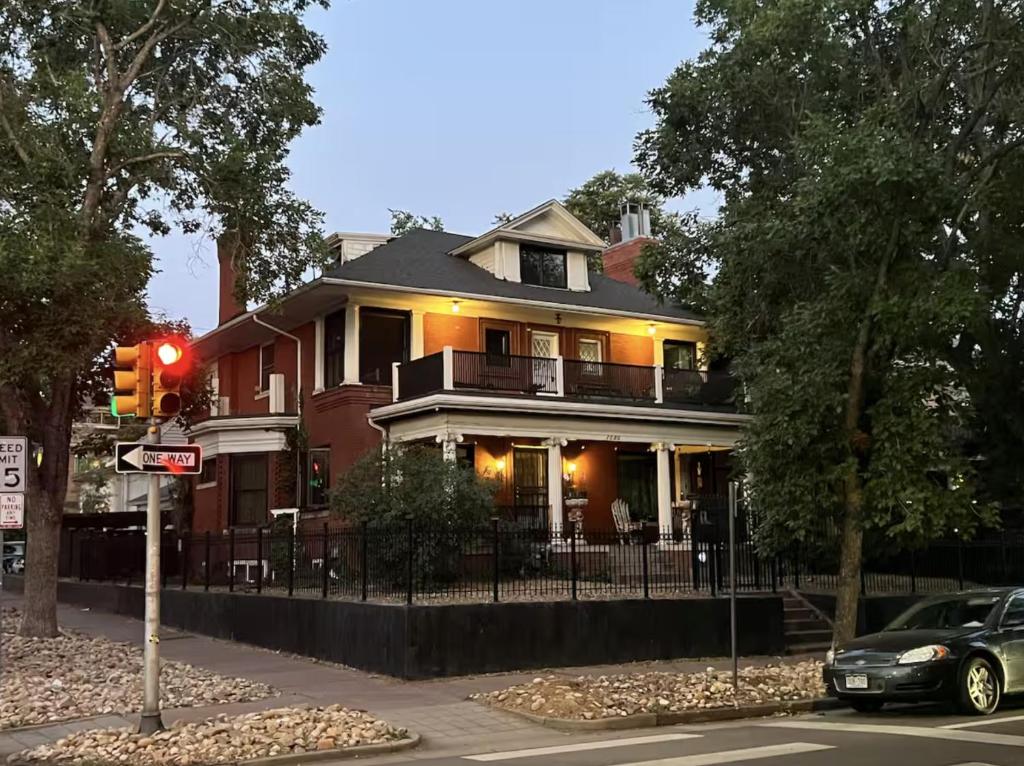 5 BR Luxurious-Gem Mansion in Heart of Denver, Denver (precios ...