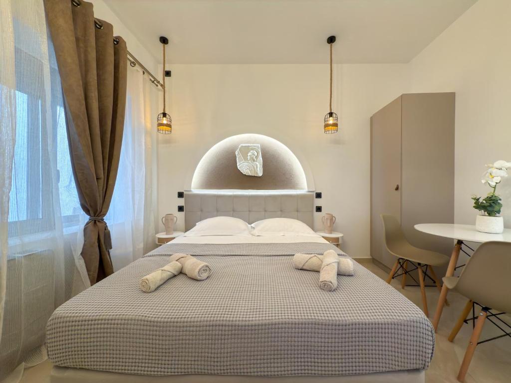 A modern temple of Athena 1 & 2, Athens (updated prices 2025)