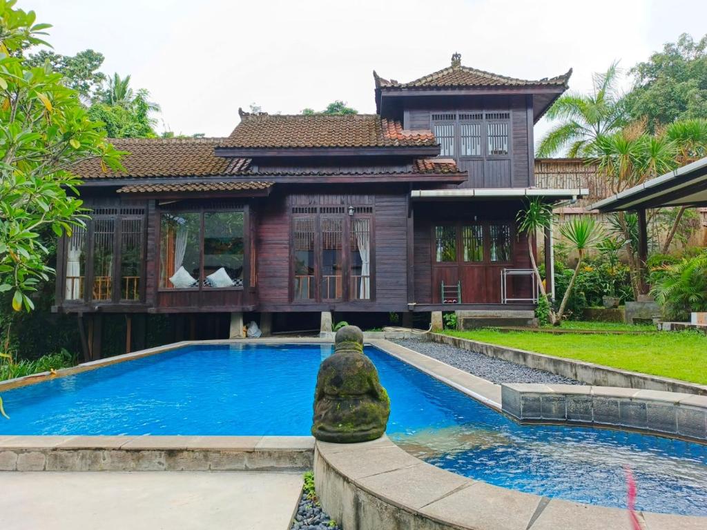 Malathi Cozy Wooden House Pool View Ubud, Ουμπούντ (ενημερωμένες τιμές ...
