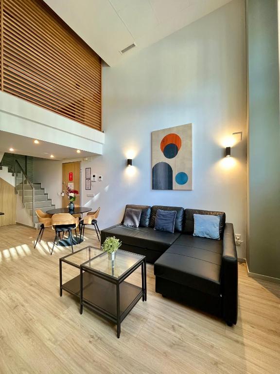 WeRentVLC - Espectacular Loft Duplex 1 hab، فالنسيا (أسعار محدثة لعام 2025)