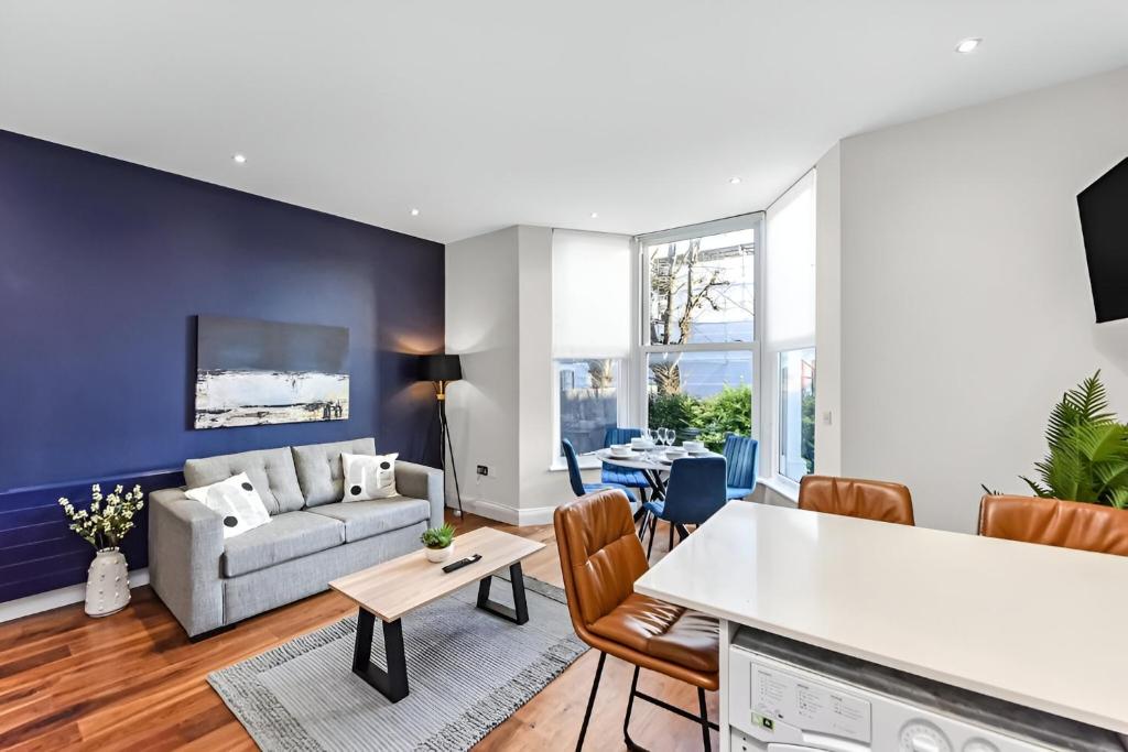 Sleek & Stylish Urban Escape-Ideal for 3!, London (updated prices 2026)