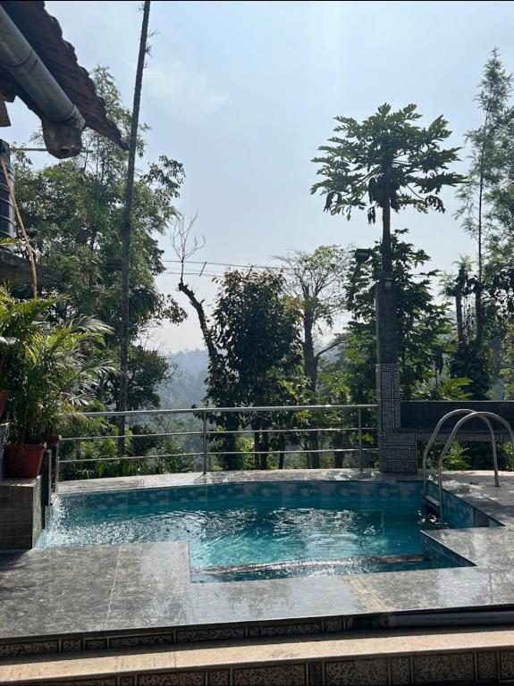Coorg Sana Riverside, Suntikoppa (precios actualizados 2025)