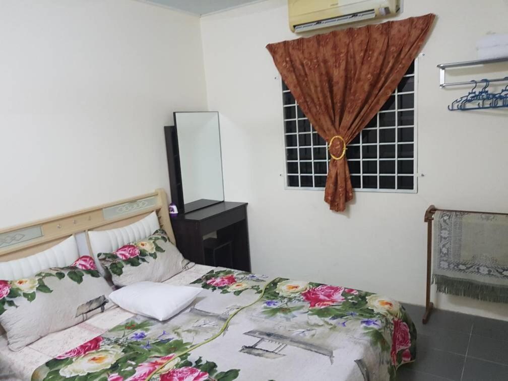 2 BR Homestay in Sg Buloh HS2C with Swimming Pool, Sungai Buluh ...