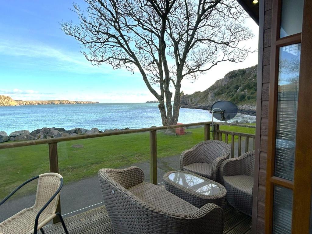 Lydstep Beach Village - 24 The Cove, Lydstep (updated prices 2026)