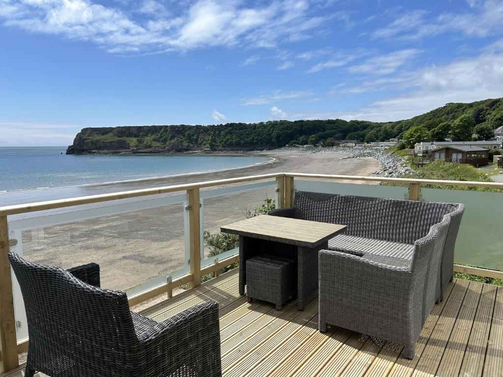 Lydstep Beach Village - 274 Caldey View, Lydstep (updated prices 2026)