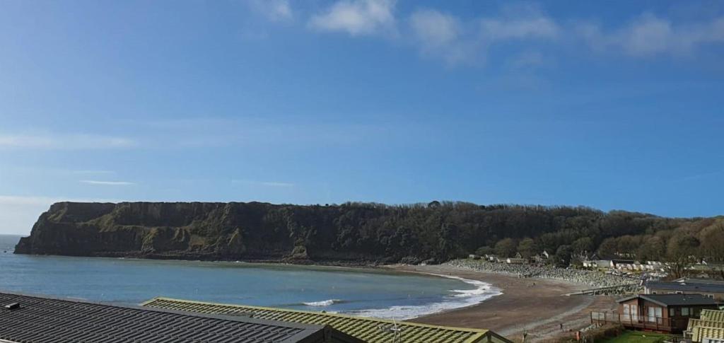 Lydstep Beach Village - 291 Caldey View, Lydstep (updated prices 2025)