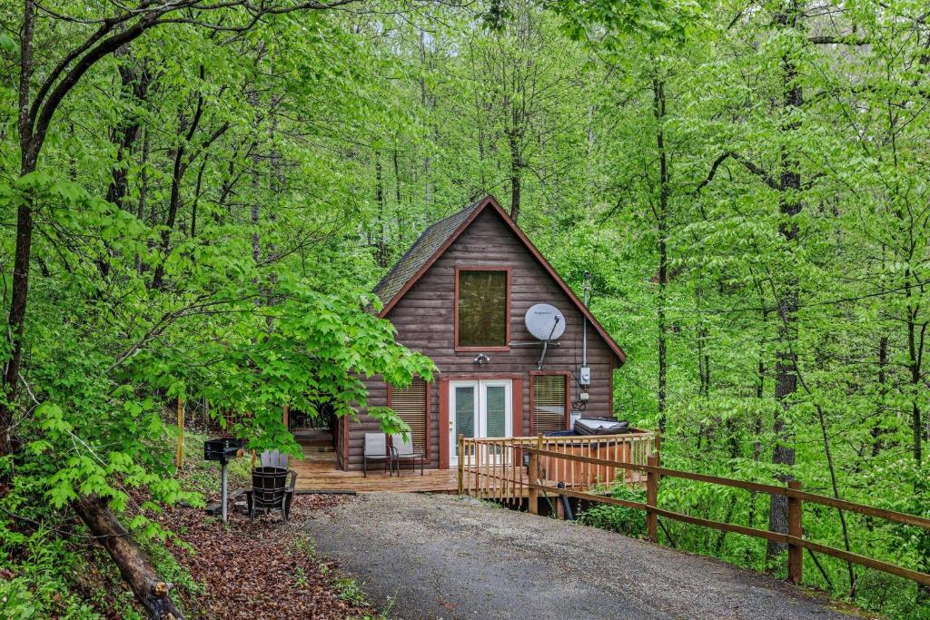 Romantic Hideaway, Rogers (updated prices 2026)