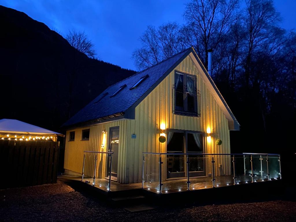 Bluebell Cottage with Hot Tub, Ballachulish (updated prices 2026)